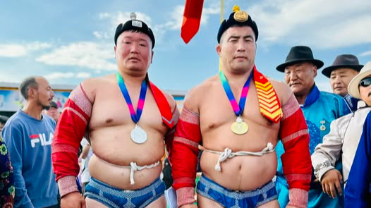 Тосонцэнгэл сумын 100 жилийн ойн наадмын түрүү бөх Ц Содномдорж